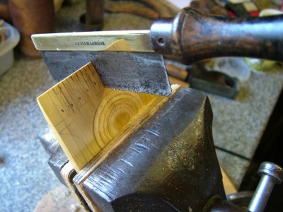 Mary Rose — making a sailor's boxwood hair comb — Stuart King